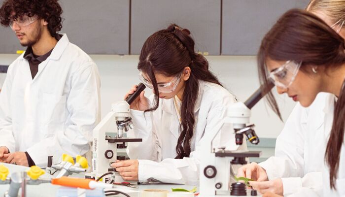 Biology - Courses - Rochdale Sixth Form College