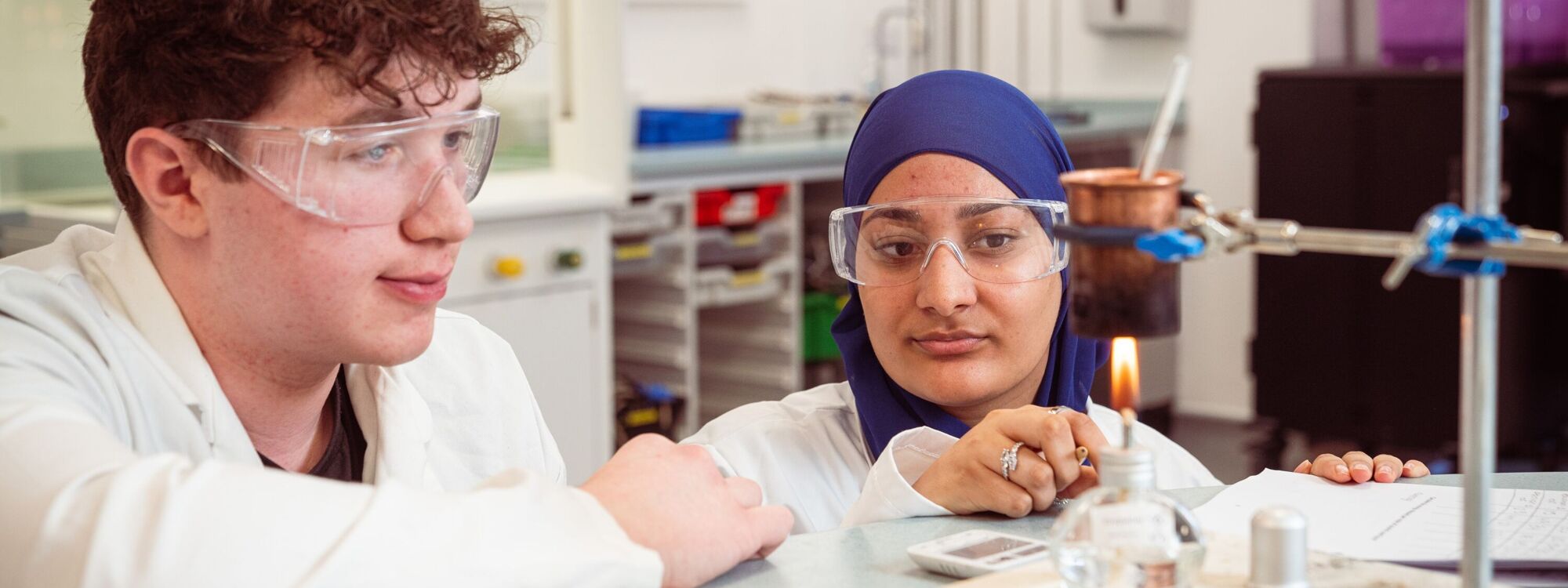 Applied Science AAQ - Courses - Rochdale Sixth Form College